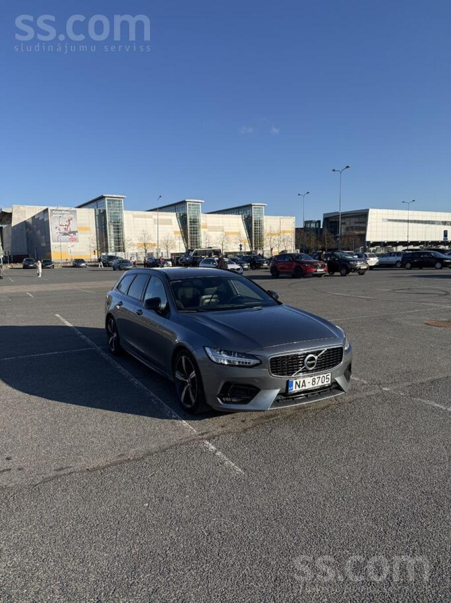 Grey Volvo V90 2020 in Riga, with an engine capacity of 2.00 L and mileage of 80 thousand km for 22900 €, photo 1 on AUTOMOTO.COM.LV
