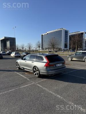 Grey Volvo V90 2020 in Riga, with an engine capacity of 2.00 L and mileage of 80 thousand km for 22900 €, photo 4 on AUTOMOTO.COM.LV