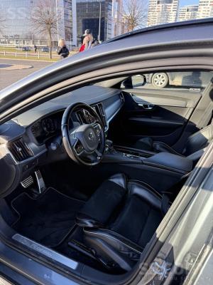 Grey Volvo V90 2020 in Riga, with an engine capacity of 2.00 L and mileage of 80 thousand km for 22900 €, photo 5 on AUTOMOTO.COM.LV