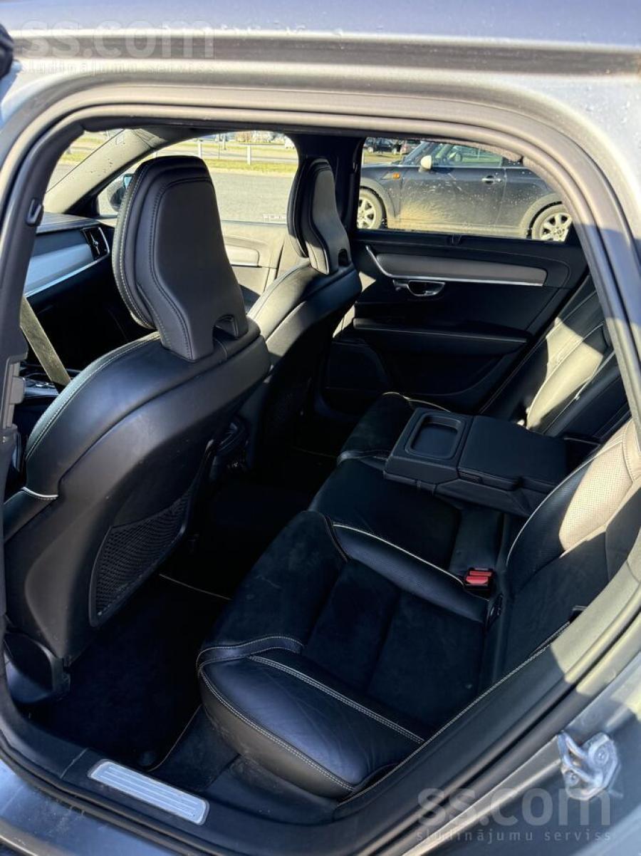 Grey Volvo V90 2020 in Riga, with an engine capacity of 2.00 L and mileage of 80 thousand km for 22900 €, photo 6 on AUTOMOTO.COM.LV