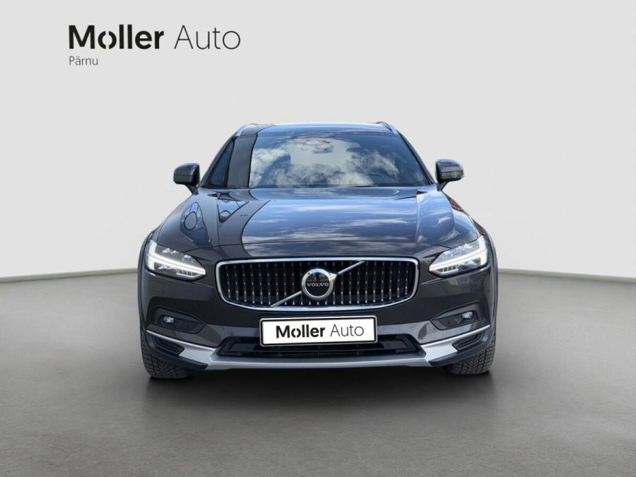 Pelēks Volvo V90 2020 Pērnava, ar dzinēja tilpumu 2.00 L un nobraukumu 180 tūkst. km par 29500 €, foto 4 vietnē AUTOMOTO.COM.LV