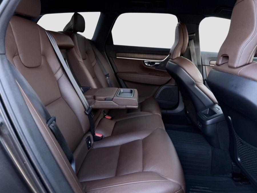 Pelēks Volvo V90 2020 Pērnava, ar dzinēja tilpumu 2.00 L un nobraukumu 180 tūkst. km par 29500 €, foto 7 vietnē AUTOMOTO.COM.LV