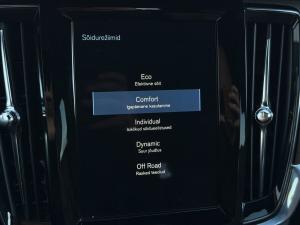 Pelēks Volvo V90 2020 Pērnava, ar dzinēja tilpumu 2.00 L un nobraukumu 180 tūkst. km par 29500 €, foto 18 vietnē AUTOMOTO.COM.LV