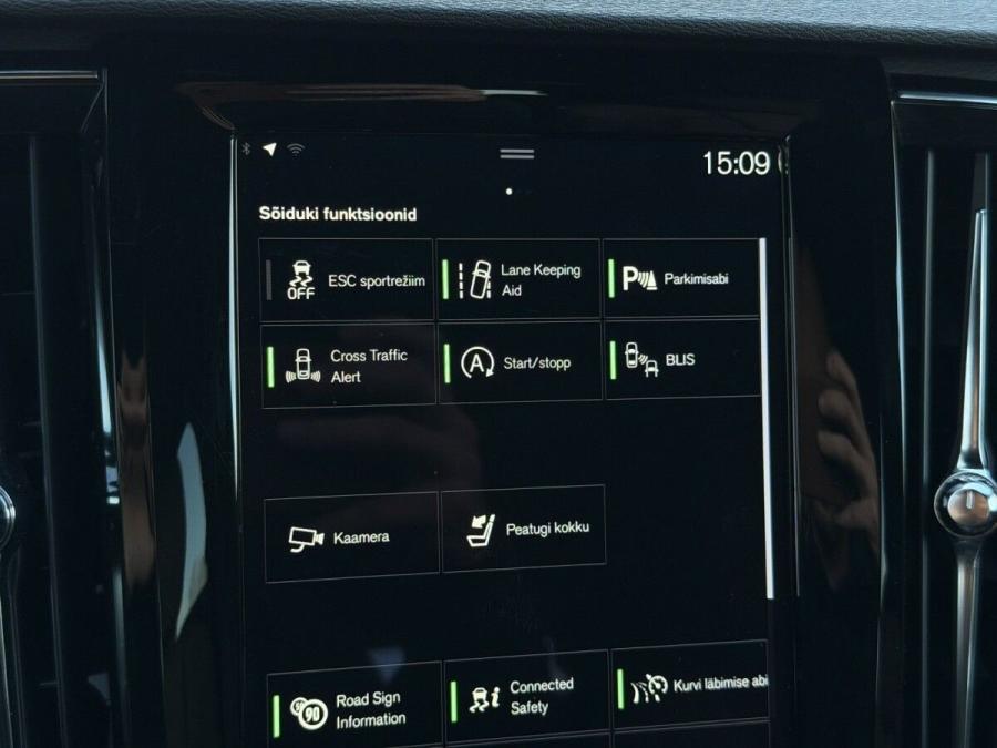 Pelēks Volvo V90 2020 Pērnava, ar dzinēja tilpumu 2.00 L un nobraukumu 180 tūkst. km par 29500 €, foto 19 vietnē AUTOMOTO.COM.LV