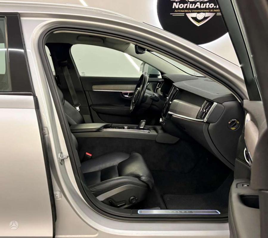 Grey Volvo V90 2020 in Marijampole, with an engine capacity of 1.97 L and mileage of 275 thousand km for 18999 €, photo 12 on AUTOMOTO.COM.LV