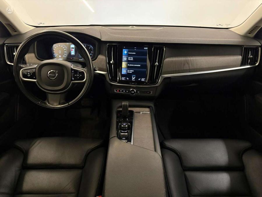 Grey Volvo V90 2020 in Marijampole, with an engine capacity of 1.97 L and mileage of 275 thousand km for 18999 €, photo 22 on AUTOMOTO.COM.LV
