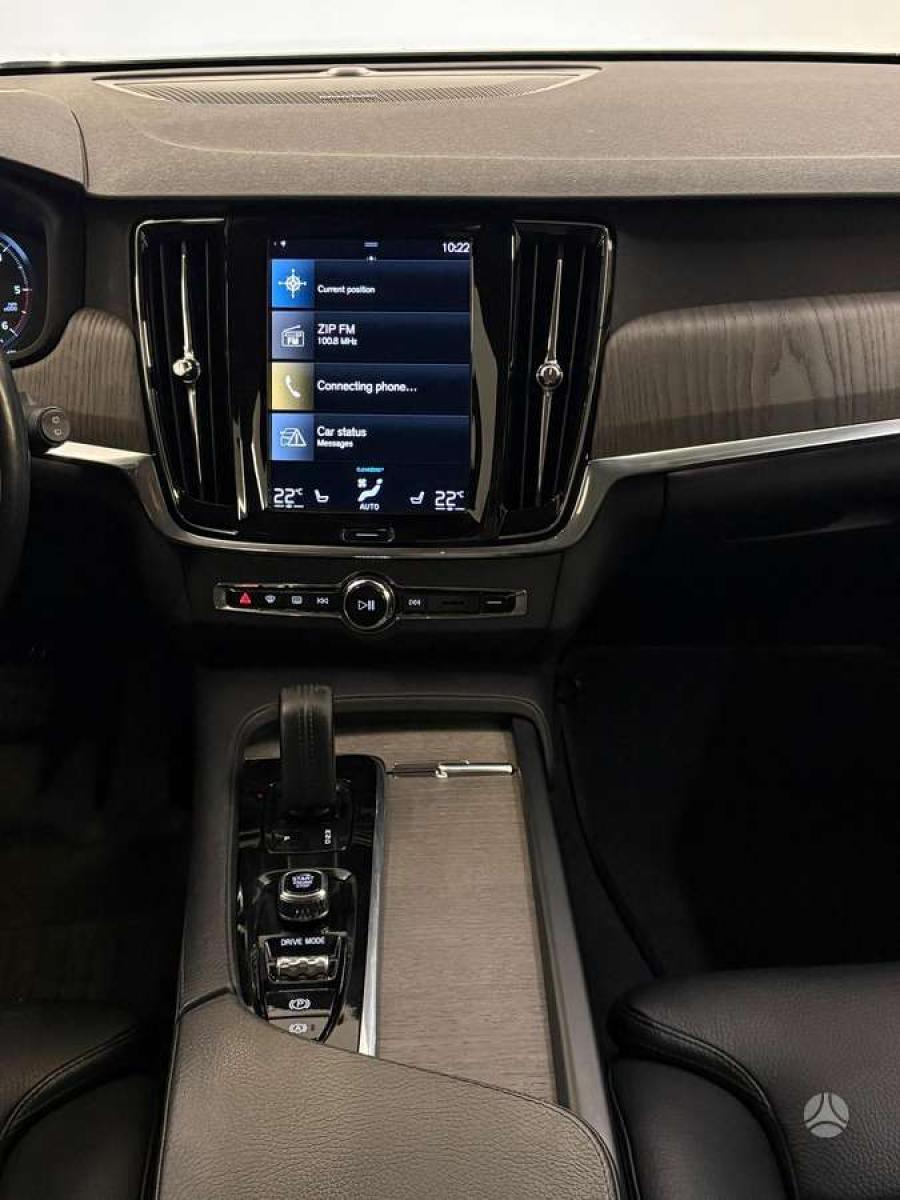 Grey Volvo V90 2020 in Marijampole, with an engine capacity of 1.97 L and mileage of 275 thousand km for 18999 €, photo 25 on AUTOMOTO.COM.LV