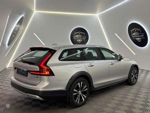 Grey Volvo V90 2020 in Marijampole, with an engine capacity of 1.97 L and mileage of 275 thousand km for 18999 €, photo 36 on AUTOMOTO.COM.LV