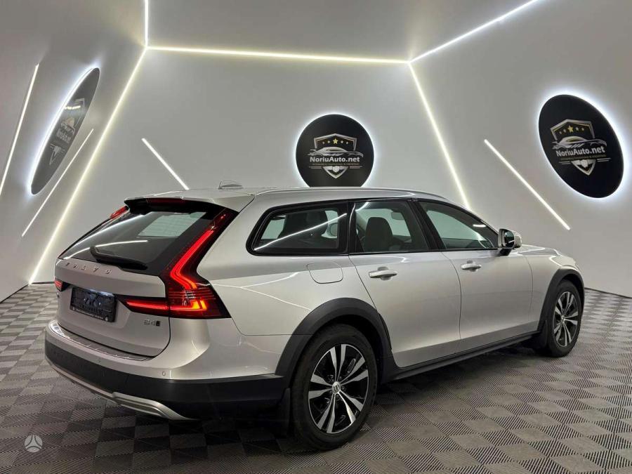 Grey Volvo V90 2020 in Marijampole, with an engine capacity of 1.97 L and mileage of 275 thousand km for 18999 €, photo 36 on AUTOMOTO.COM.LV