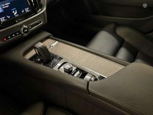 Pelēks Volvo V90 2020 Marijampole, ar dzinēja tilpumu 1.97 L un nobraukumu 275 tūkst. km par 18999 €, foto 20 vietnē AUTOMOTO.COM.LV