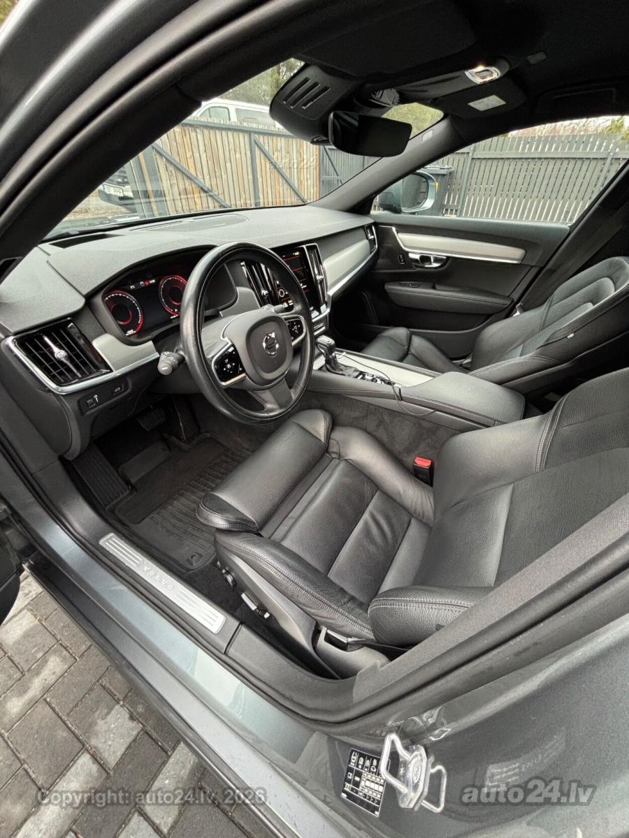 Pelēks Volvo V90 2020 Rapla, ar dzinēja tilpumu 2.00 L un nobraukumu 203 tūkst. km par 23600 €, foto 6 vietnē AUTOMOTO.COM.LV