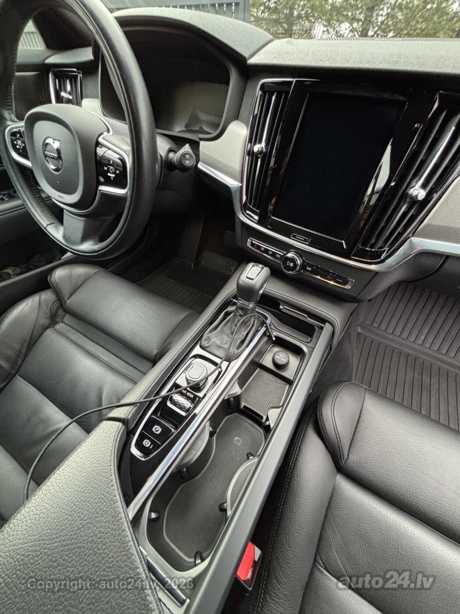 Pelēks Volvo V90 2020 Rapla, ar dzinēja tilpumu 2.00 L un nobraukumu 203 tūkst. km par 23600 €, foto 11 vietnē AUTOMOTO.COM.LV