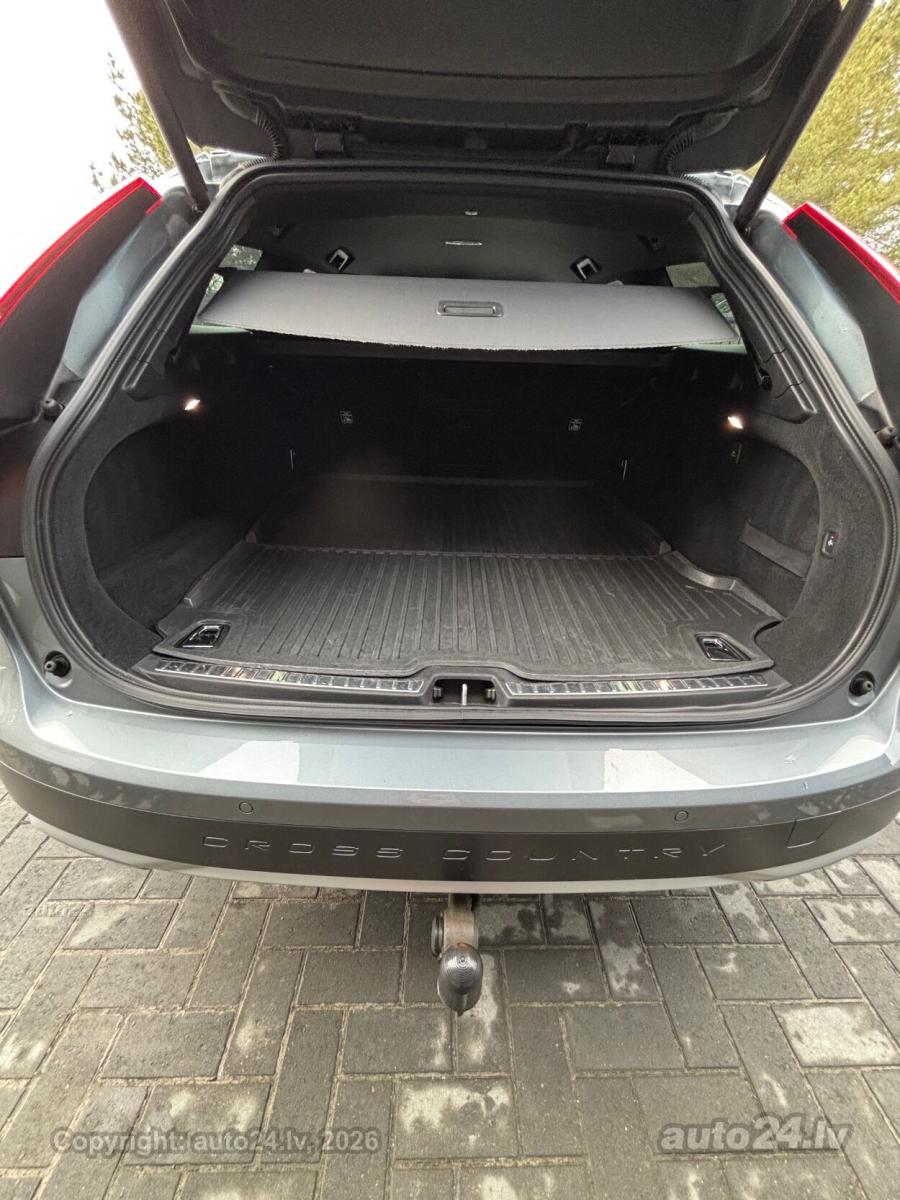 Pelēks Volvo V90 2020 Rapla, ar dzinēja tilpumu 2.00 L un nobraukumu 203 tūkst. km par 23600 €, foto 18 vietnē AUTOMOTO.COM.LV
