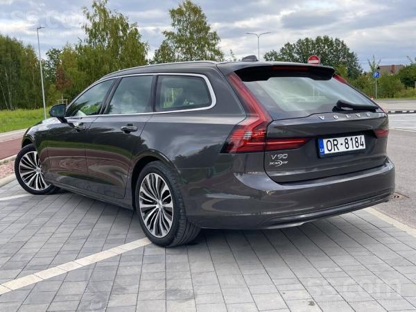 Grey Volvo V90 2020 in Jelgava, with an engine capacity of 2.00 L and mileage of 0 thousand km for 19990 €, photo 5 on AUTOMOTO.COM.LV