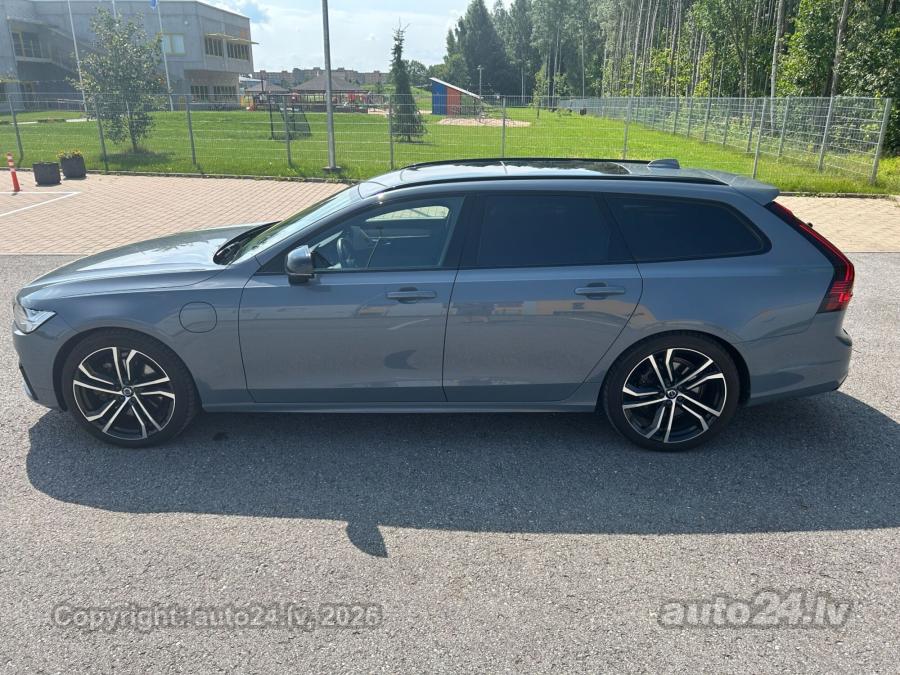 Pelēks Volvo V90 2020 Tallina, ar dzinēja tilpumu 2.00 L un nobraukumu 130 tūkst. km par 32500 €, foto 5 vietnē AUTOMOTO.COM.LV