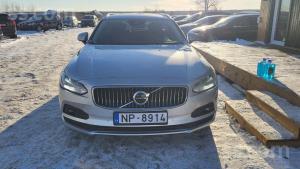 Grey Volvo V90 2021 in Riga, with an engine capacity of 2.00 L and mileage of 81 thousand km for 26000 €, photo 2 on AUTOMOTO.COM.LV