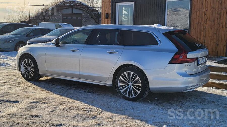 Grey Volvo V90 2021 in Riga, with an engine capacity of 2.00 L and mileage of 81 thousand km for 26000 €, photo 15 on AUTOMOTO.COM.LV