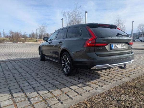 Grey Volvo V90 2021 in Tartu, with an engine capacity of 2.00 L and mileage of 133 thousand km for 37000 €, photo 2 on AUTOMOTO.COM.LV