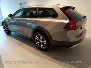 Pelēks Volvo V90 2021 Tallina, ar dzinēja tilpumu 2.00 L un nobraukumu 44 tūkst. km par 37700 €, foto 3 vietnē AUTOMOTO.COM.LV