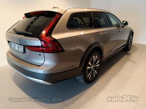 Pelēks Volvo V90 2021 Tallina, ar dzinēja tilpumu 2.00 L un nobraukumu 44 tūkst. km par 37700 €, foto 4 vietnē AUTOMOTO.COM.LV
