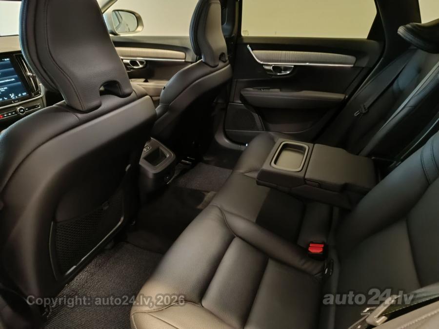 Pelēks Volvo V90 2021 Tallina, ar dzinēja tilpumu 2.00 L un nobraukumu 44 tūkst. km par 37700 €, foto 8 vietnē AUTOMOTO.COM.LV