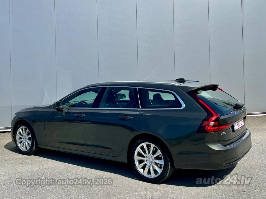 Pelēks Volvo V90 2021 Tallina, ar dzinēja tilpumu 2.00 L un nobraukumu 239 tūkst. km par 18999 €, foto 4 vietnē AUTOMOTO.COM.LV
