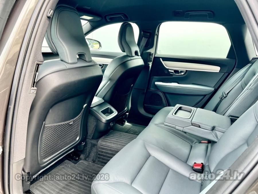 Pelēks Volvo V90 2021 Tallina, ar dzinēja tilpumu 2.00 L un nobraukumu 239 tūkst. km par 18999 €, foto 11 vietnē AUTOMOTO.COM.LV