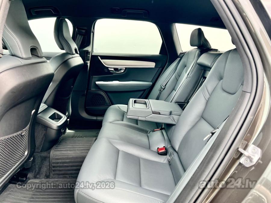 Pelēks Volvo V90 2021 Tallina, ar dzinēja tilpumu 2.00 L un nobraukumu 239 tūkst. km par 18999 €, foto 12 vietnē AUTOMOTO.COM.LV