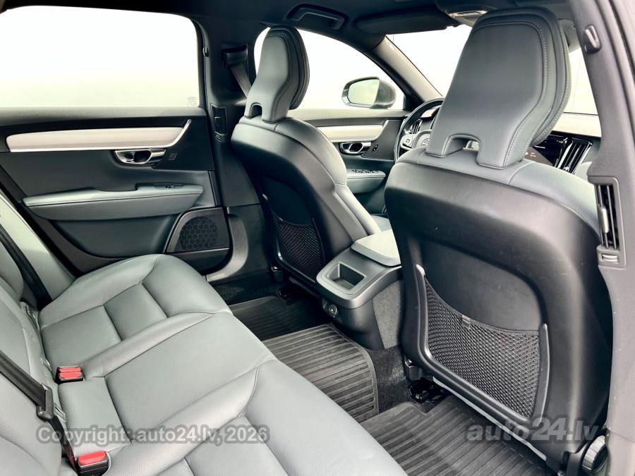 Pelēks Volvo V90 2021 Tallina, ar dzinēja tilpumu 2.00 L un nobraukumu 239 tūkst. km par 18999 €, foto 15 vietnē AUTOMOTO.COM.LV