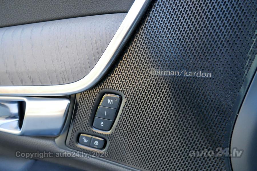 Pelēks Volvo V90 2021 Tallina, ar dzinēja tilpumu 2.00 L un nobraukumu 135 tūkst. km par 28900 €, foto 14 vietnē AUTOMOTO.COM.LV