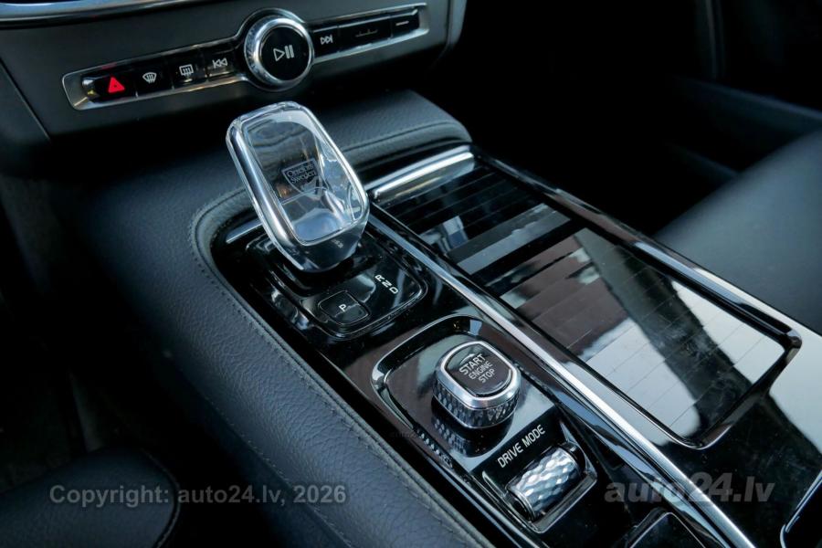 Pelēks Volvo V90 2021 Tallina, ar dzinēja tilpumu 2.00 L un nobraukumu 135 tūkst. km par 28900 €, foto 16 vietnē AUTOMOTO.COM.LV