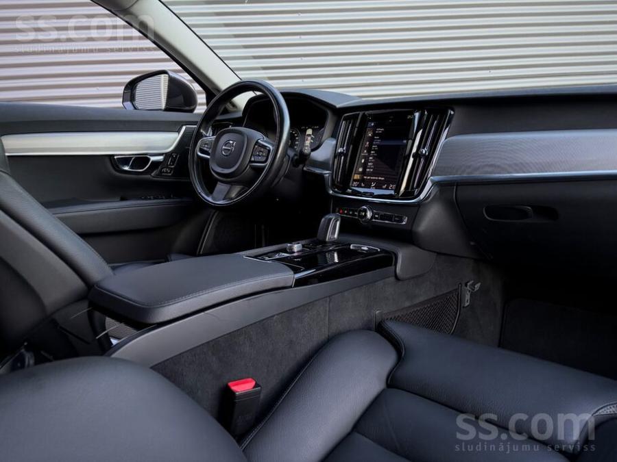 Pelēks Volvo V90 2021 Rīga, ar dzinēja tilpumu 2.00 L un nobraukumu 239 tūkst. km par 20500 €, foto 13 vietnē AUTOMOTO.COM.LV