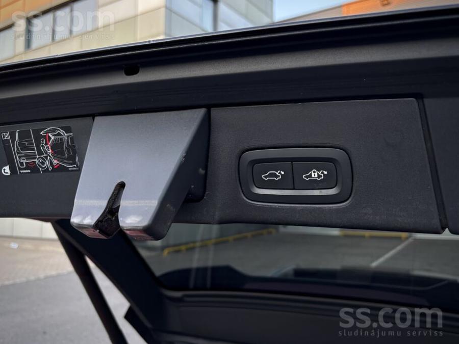 Pelēks Volvo V90 2021 Rīga, ar dzinēja tilpumu 2.00 L un nobraukumu 239 tūkst. km par 20500 €, foto 26 vietnē AUTOMOTO.COM.LV