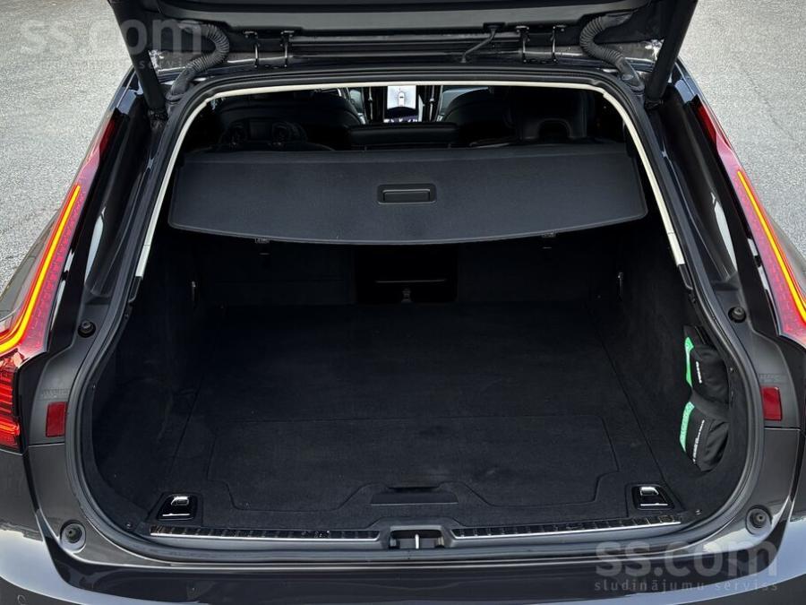 Pelēks Volvo V90 2021 Rīga, ar dzinēja tilpumu 2.00 L un nobraukumu 239 tūkst. km par 20500 €, foto 27 vietnē AUTOMOTO.COM.LV