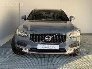Grey Volvo V90 2021 in Riga, with an engine capacity of 2.00 L and mileage of 140 thousand km for 32490 €, photo 3 on AUTOMOTO.COM.LV