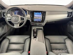 Grey Volvo V90 2021 in Riga, with an engine capacity of 2.00 L and mileage of 140 thousand km for 32490 €, photo 9 on AUTOMOTO.COM.LV