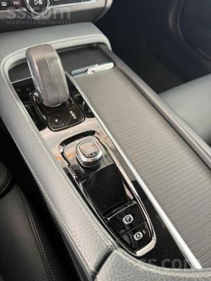 Grey Volvo V90 2021 in Riga, with an engine capacity of 2.00 L and mileage of 140 thousand km for 32490 €, photo 12 on AUTOMOTO.COM.LV