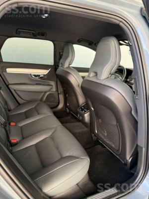 Grey Volvo V90 2021 in Riga, with an engine capacity of 2.00 L and mileage of 140 thousand km for 32490 €, photo 19 on AUTOMOTO.COM.LV