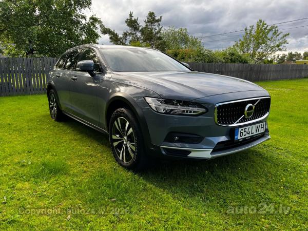 Grey Volvo V90 2021 in Tallinn, with an engine capacity of 2.00 L and mileage of 159 thousand km for 29900 €, photo 1 on AUTOMOTO.COM.LV
