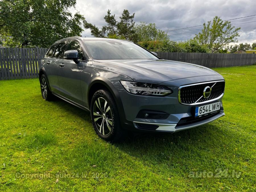 Grey Volvo V90 2021 in Tallinn, with an engine capacity of 2.00 L and mileage of 159 thousand km for 29900 €, photo 1 on AUTOMOTO.COM.LV