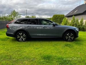 Grey Volvo V90 2021 in Tallinn, with an engine capacity of 2.00 L and mileage of 159 thousand km for 29900 €, photo 7 on AUTOMOTO.COM.LV