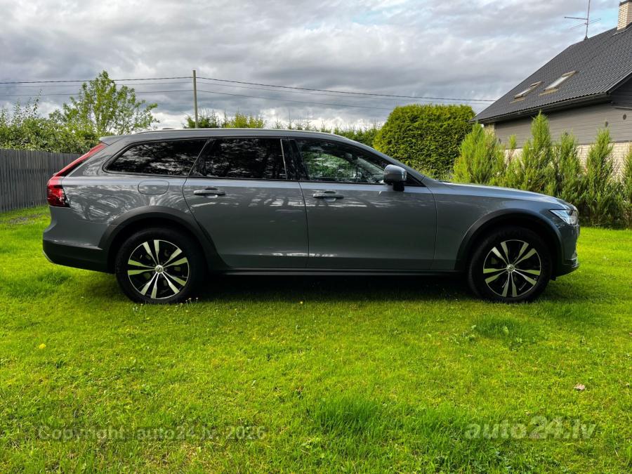 Grey Volvo V90 2021 in Tallinn, with an engine capacity of 2.00 L and mileage of 159 thousand km for 29900 €, photo 7 on AUTOMOTO.COM.LV