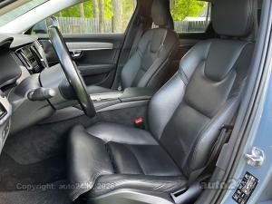 Grey Volvo V90 2021 in Tallinn, with an engine capacity of 2.00 L and mileage of 159 thousand km for 29900 €, photo 8 on AUTOMOTO.COM.LV