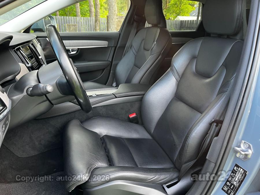 Grey Volvo V90 2021 in Tallinn, with an engine capacity of 2.00 L and mileage of 159 thousand km for 29900 €, photo 8 on AUTOMOTO.COM.LV