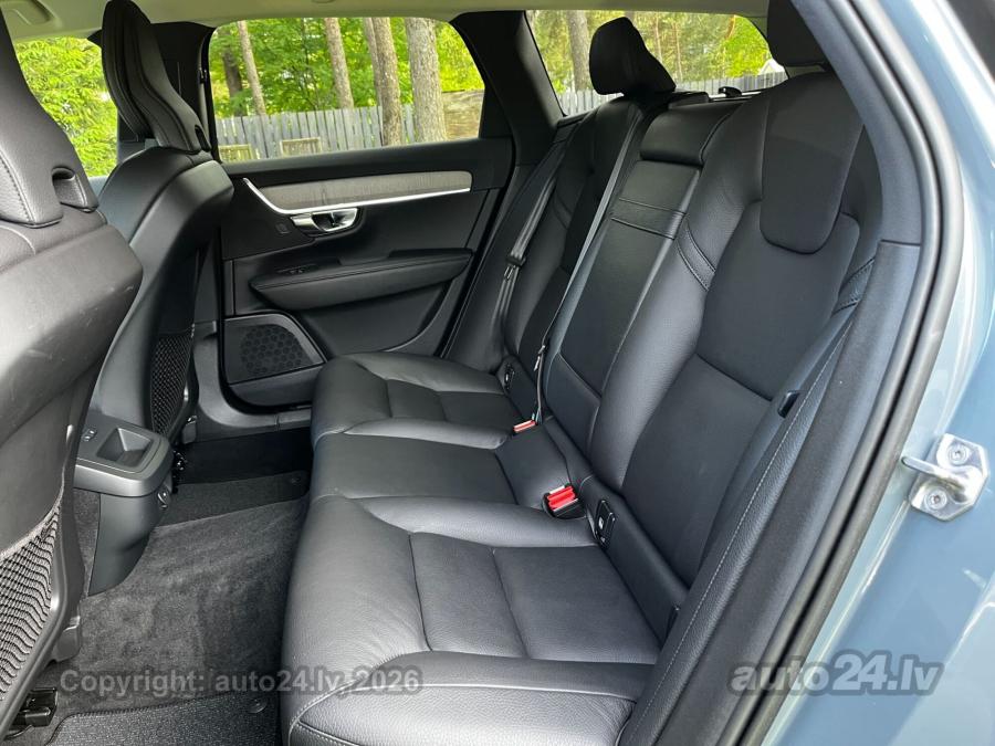 Grey Volvo V90 2021 in Tallinn, with an engine capacity of 2.00 L and mileage of 159 thousand km for 29900 €, photo 9 on AUTOMOTO.COM.LV