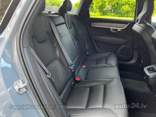 Grey Volvo V90 2021 in Tallinn, with an engine capacity of 2.00 L and mileage of 159 thousand km for 29900 €, photo 10 on AUTOMOTO.COM.LV