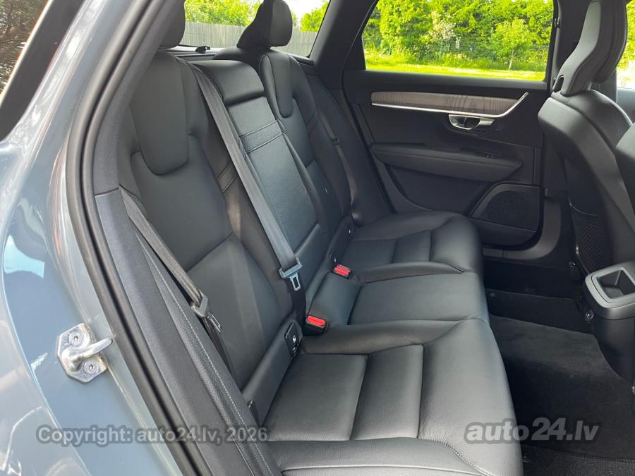 Grey Volvo V90 2021 in Tallinn, with an engine capacity of 2.00 L and mileage of 159 thousand km for 29900 €, photo 11 on AUTOMOTO.COM.LV