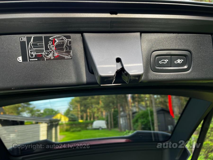 Grey Volvo V90 2021 in Tallinn, with an engine capacity of 2.00 L and mileage of 159 thousand km for 29900 €, photo 18 on AUTOMOTO.COM.LV