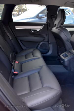 Grey Volvo V90 2021 in Tallinn, with an engine capacity of 2.00 L and mileage of 95 thousand km for 28990 €, photo 12 on AUTOMOTO.COM.LV