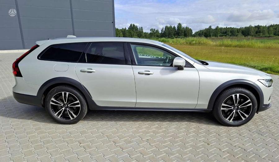Pelēks Volvo V90 2021 Šauļi, ar dzinēja tilpumu 1.97 L un nobraukumu 175 tūkst. km par 24450 €, foto 9 vietnē AUTOMOTO.COM.LV